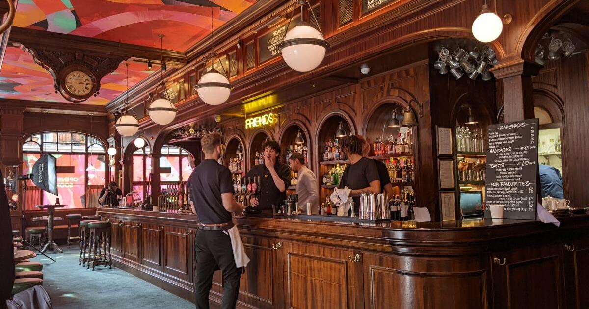 Best Pubs Near Green Park Station | Mount Street Neighbourhood, London